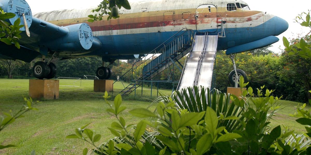 Plazoletas en Parque del Avión y Orquideorama