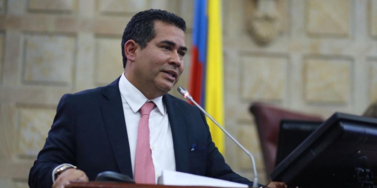 Senador Alejandro Carlos Chacón entregó detalles sobre panorama político en Colombia