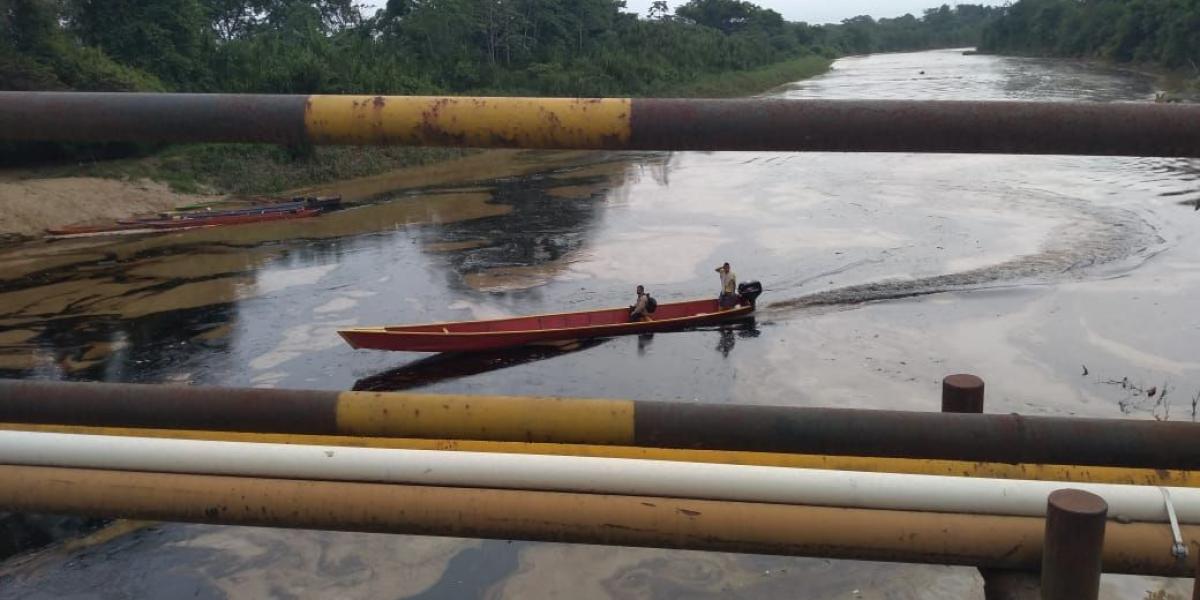 Habitantes de Tibú se quedan sin agua por derrame en río Tibú