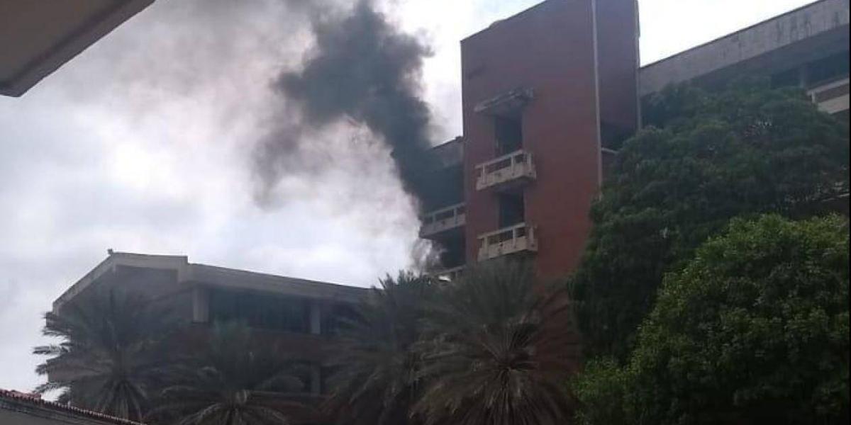 Incendio en la Universidad del Atlántico después de amenaza de bomba