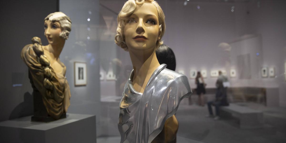 Se abre exposición en París del fotógrafo Man Ray