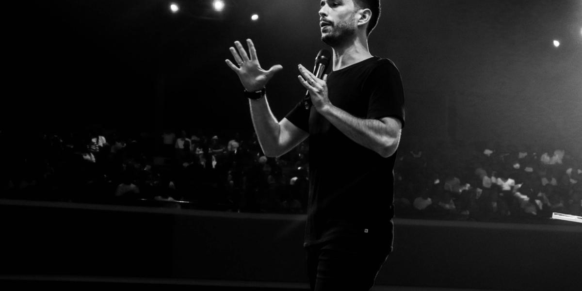 Itiel Arroyo, y su revolución del amor y del sexo