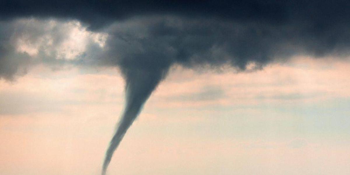 Video: torbellinos en la costa rusa