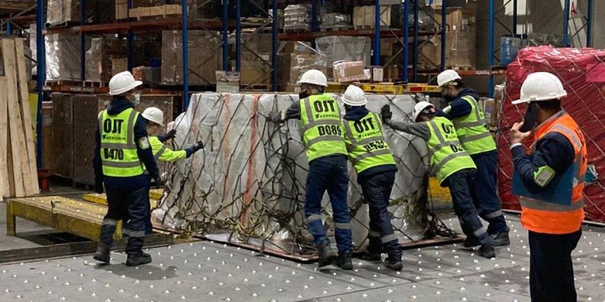 Vacunas covid-19: Colombia recibió 100.000 dosis de AstraZeneca