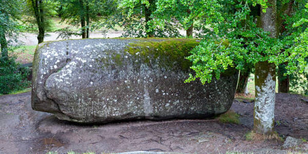 La roca de 137 toneladas que puede balancearse en Francia