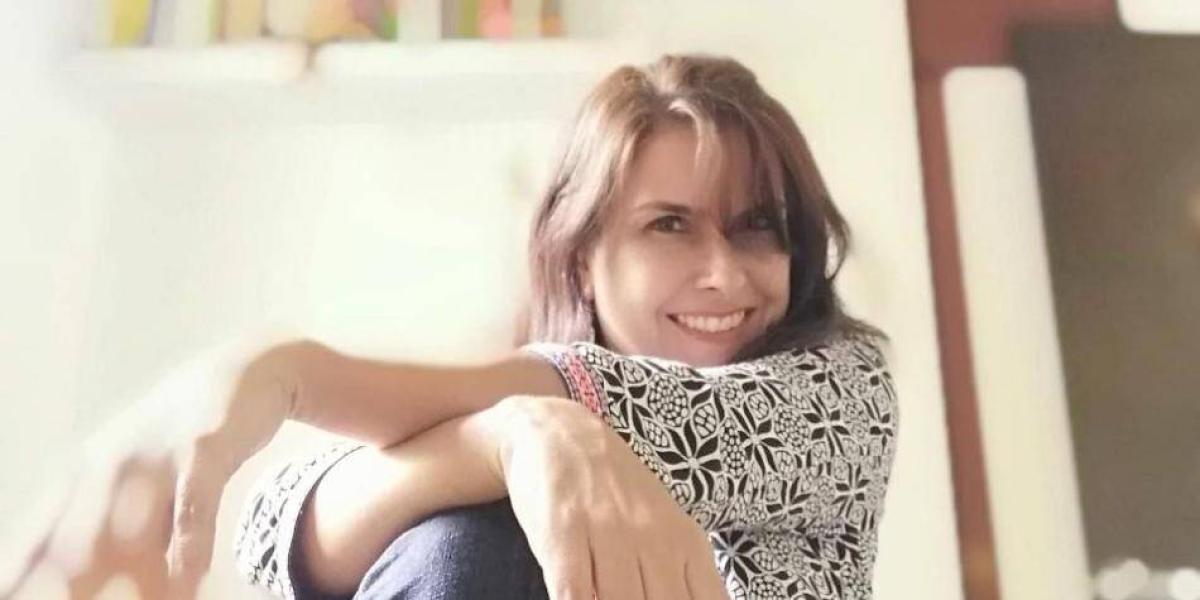 La escritora Kaya Rojas presenta el libro 'Cuatro patas, pelos y cola'