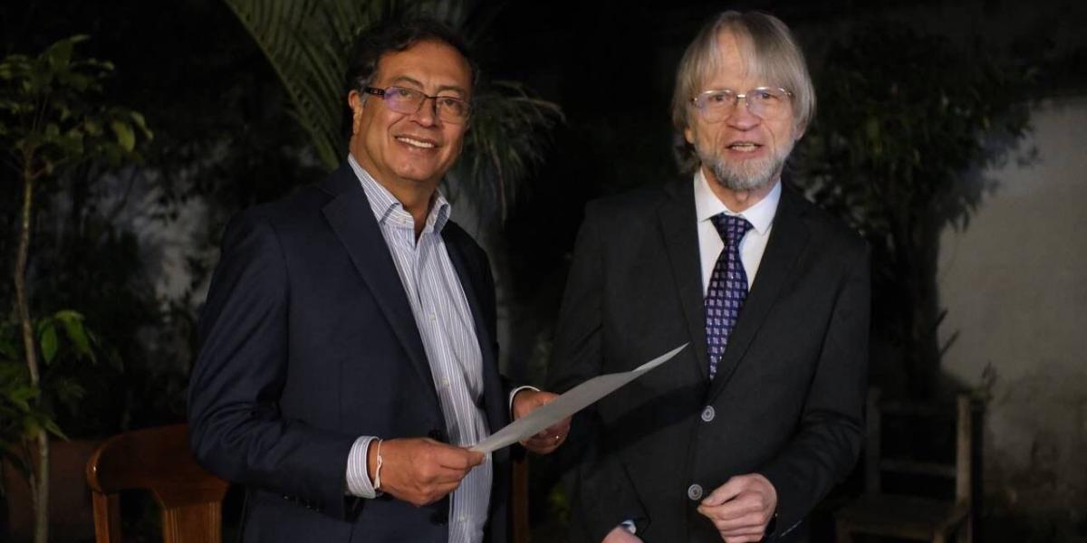 Antanas Mockus apuesta por la pedagogía como medio para la paz total