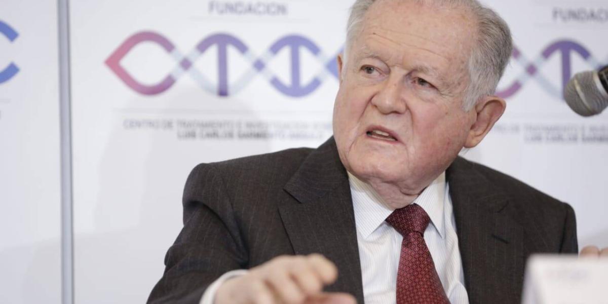 ‘Forbes’ premia a Sarmiento Angulo por la excelencia empresarial