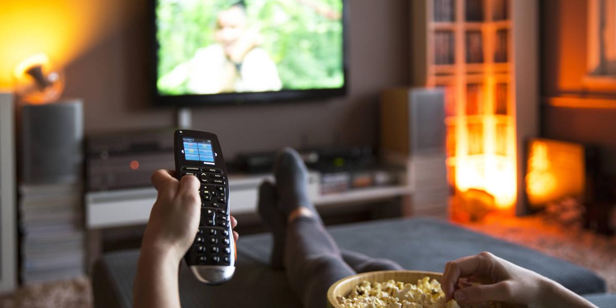 Estudio dice que ver televisión por mucho tiempo podría causar demencia
