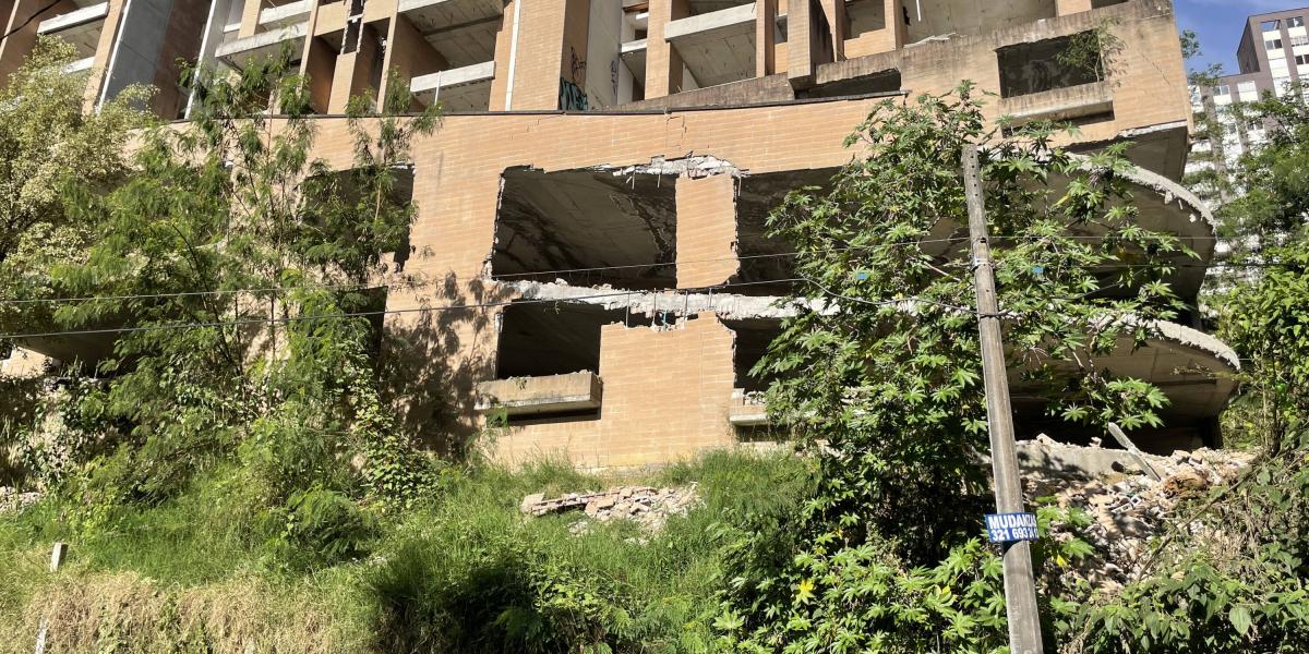 Medellín: Los 10 edificios mal construidos a los que les ponen la lupa
