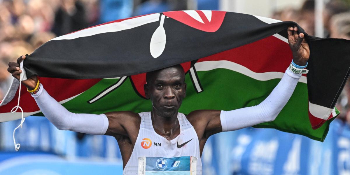 Eliud Kipchoge rompe su récord mundial de maratón