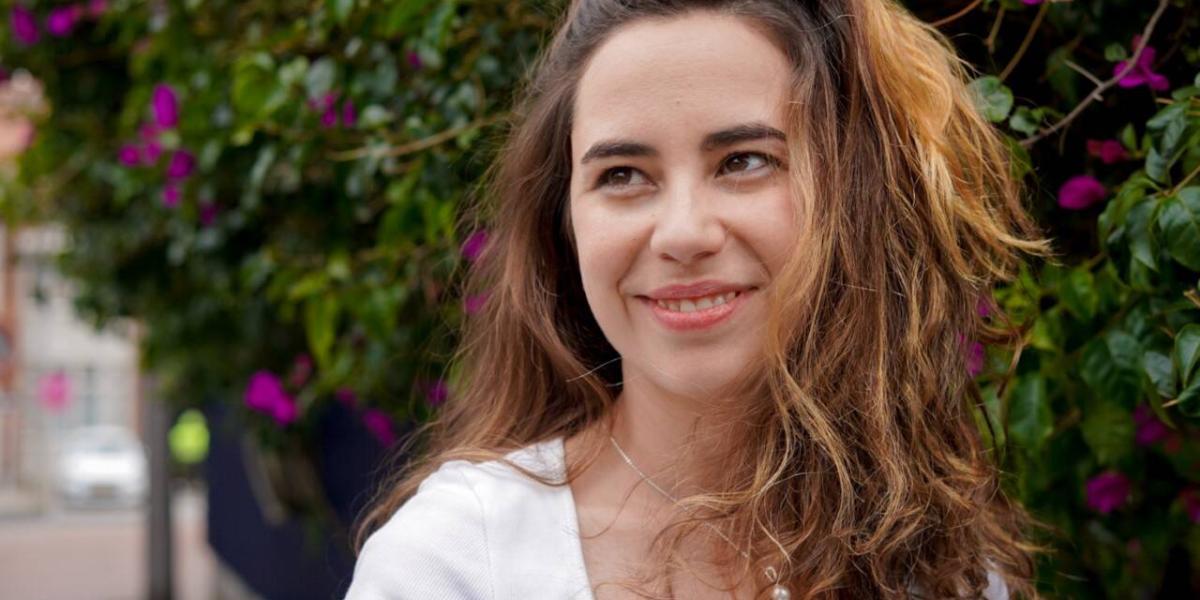 Reseña de 'Tu sombra de pájaro', novela de María del Mar Escobedo