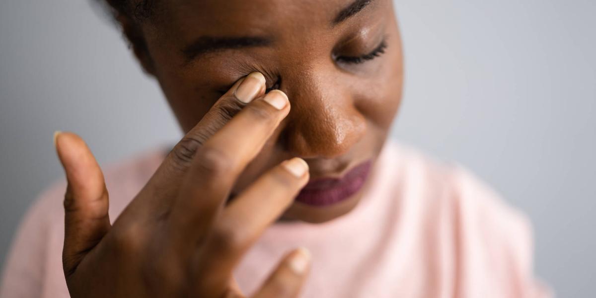 ¿Por qué late el ojo y qué peligros tiene para la salud?