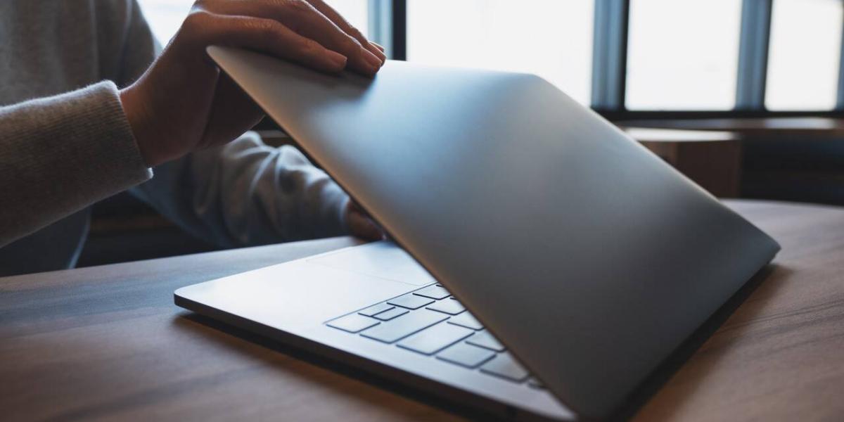 Computador portátil: ¿es recomendable tenerlo siempre conectado?