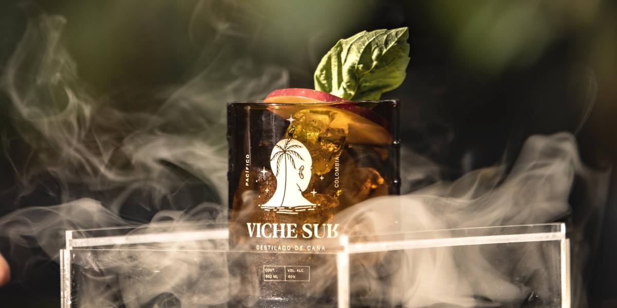 El viche irrumpe en la alta coctelería: guía de lugares donde disfrutarlo