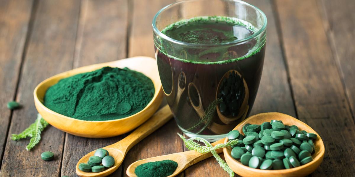 ¿Qué es la espirulina y cuáles son sus características y beneficios?