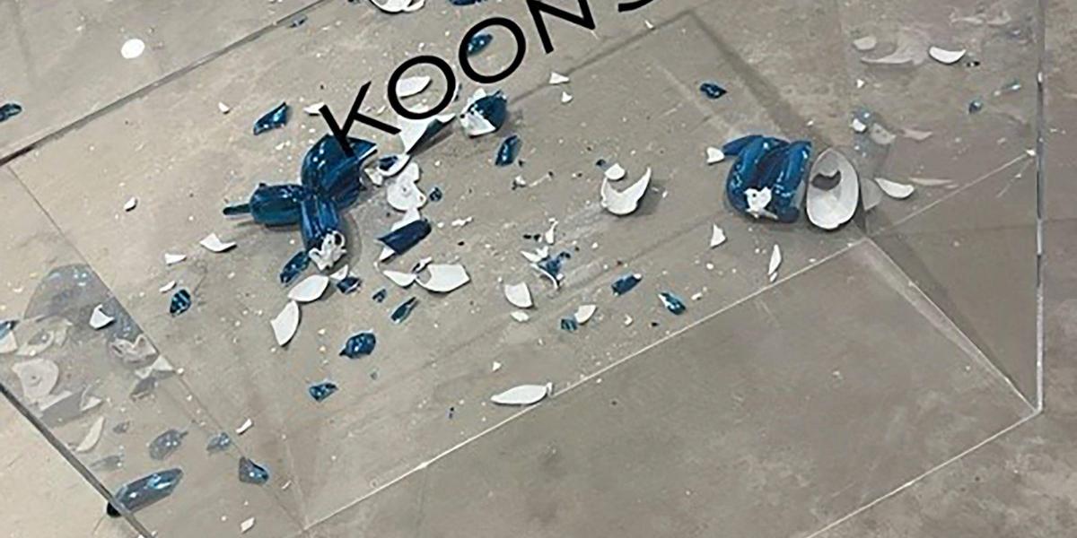 Visitante de feria de arte rompe por accidente costosa escultura de Koons