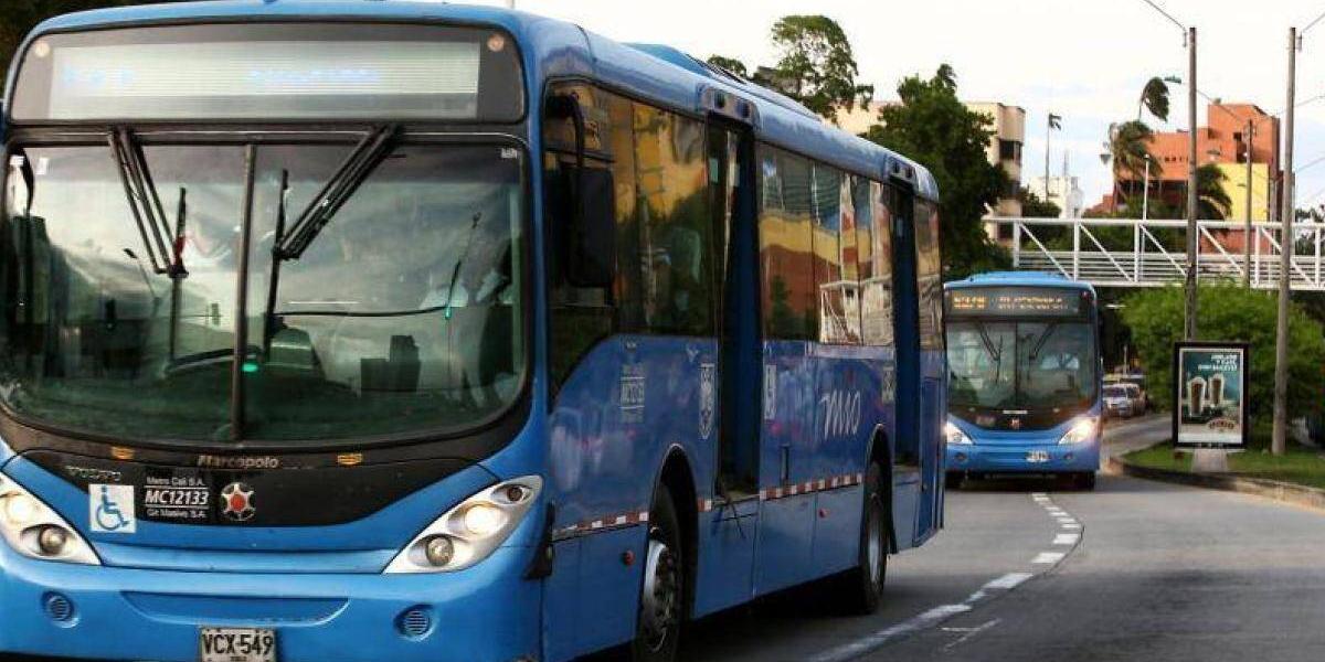 Pareja de habitantes de calle fue grabada en actos obscenos en un bus ...
