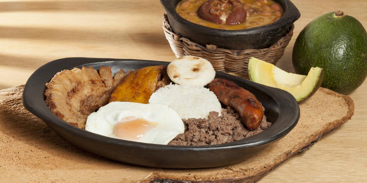 Bandeja paisa: un plato típico en Colombia