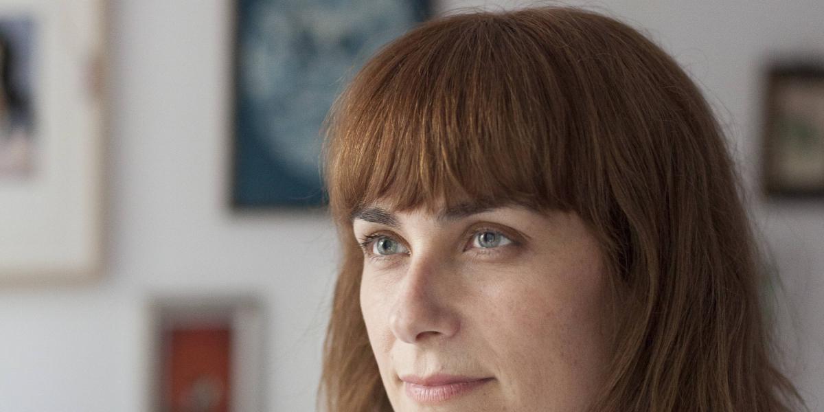 La escritora española Sara Mesa habla de su nueva novela, 'La familia'.