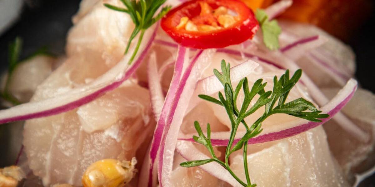 Uma busca la armonía entre comida peruana y cocteles con pisco