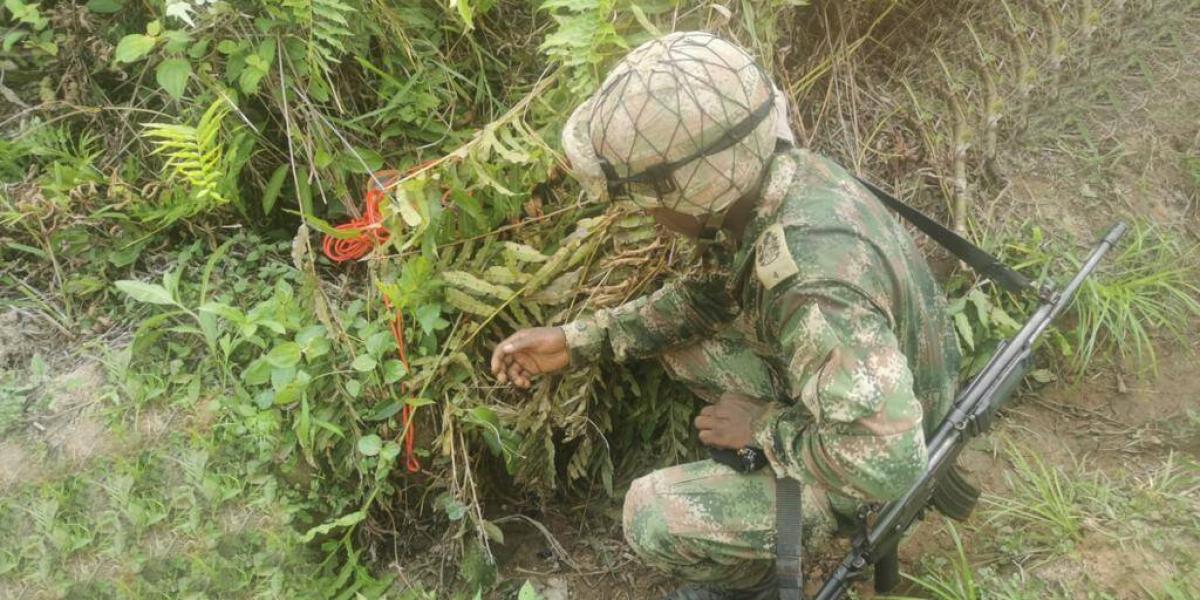 Campo minado: Eln instaló explosivos para atacar a la Fuerza Pública