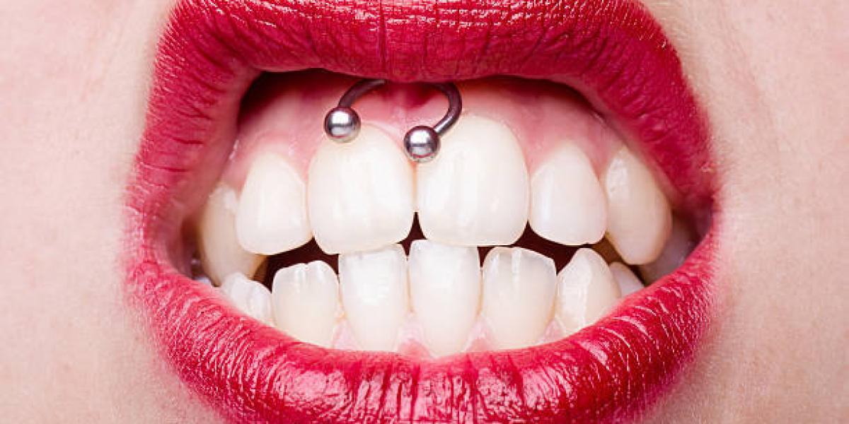 Piercing labio: ¿Qué riesgos tiene el piercing del labio?