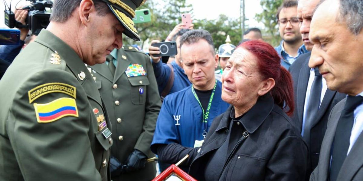 El Tarra Despiden Con Sentido Homenaje A Mayor De La Policía Asesinado 8137