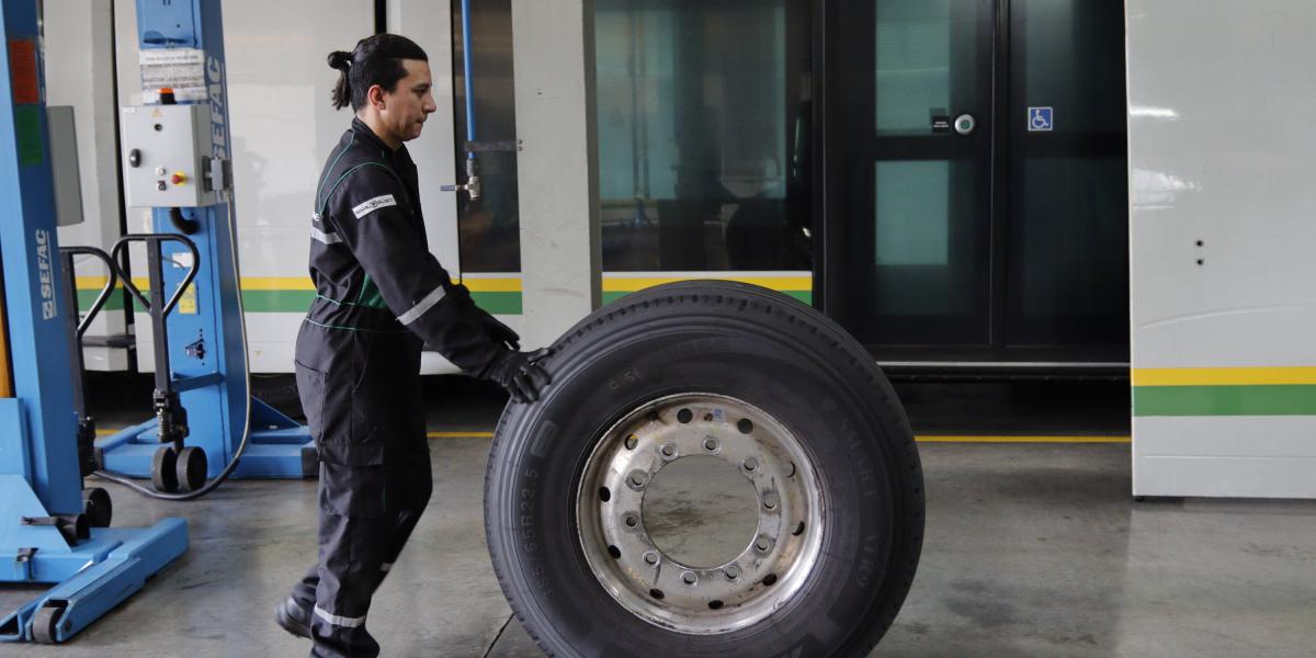 Así es como el Metro de Medellín está ahorrando dinero con las llantas del tranvía
