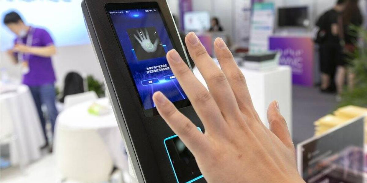 Estas son las ventajas de realizar compras con la palma de la mano