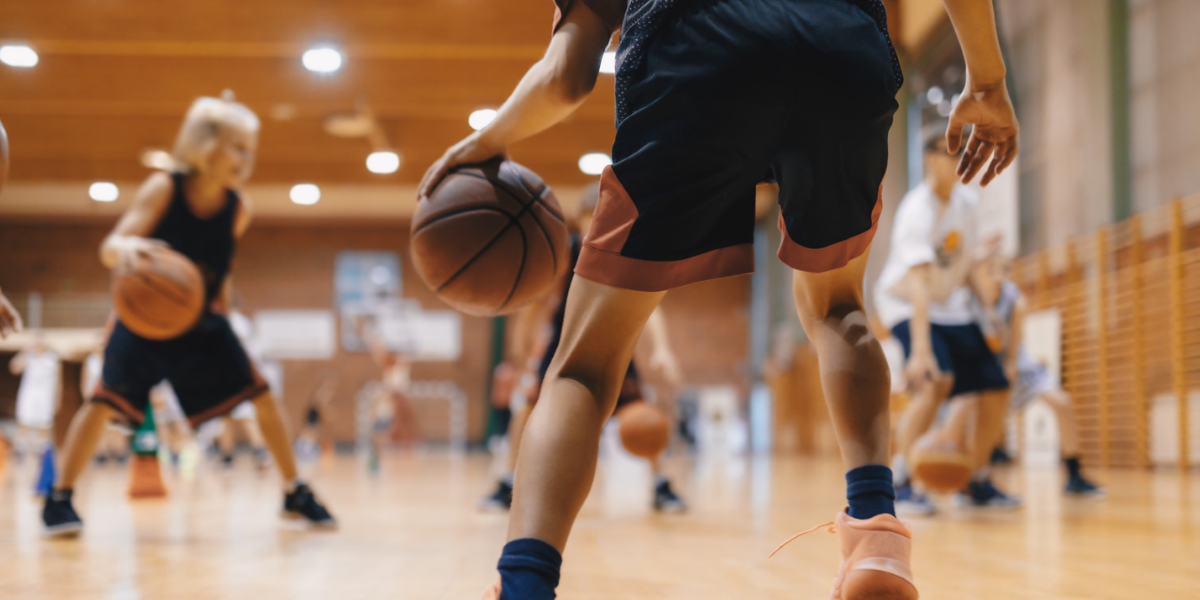 Conozca las reglas básicas del baloncesto