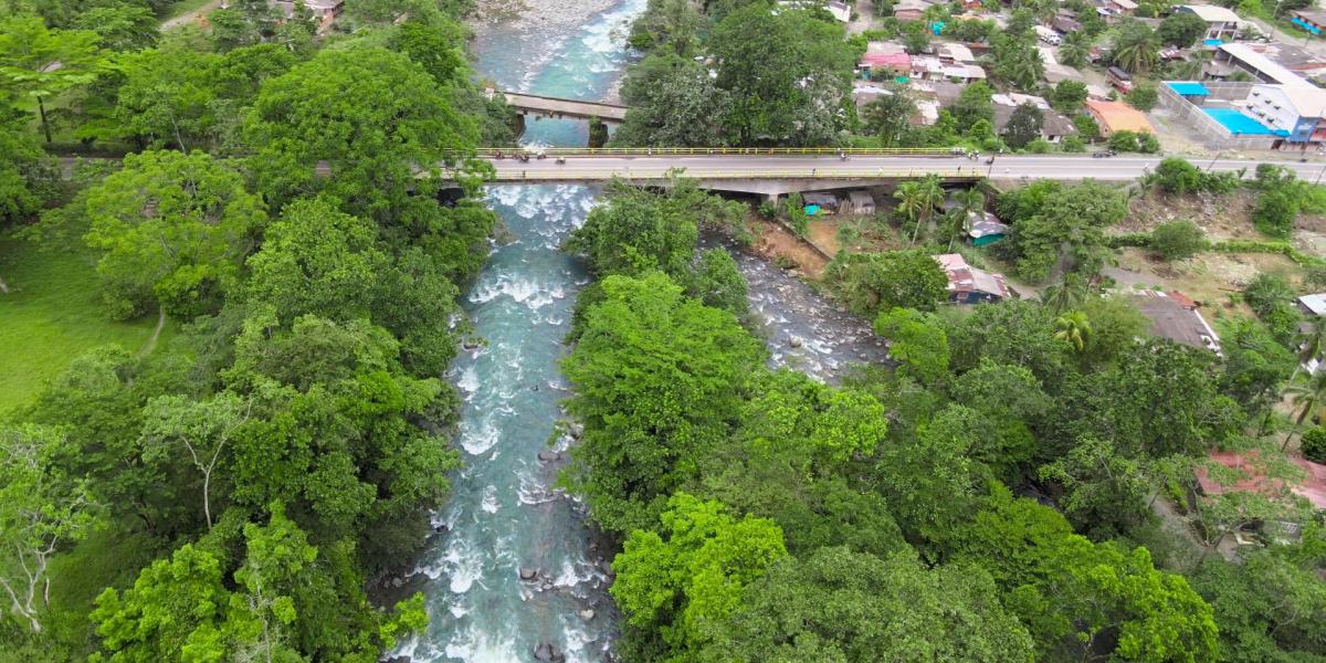 Antioquia: buscan a turista desaparecida tras creciente súbita en Mutatá
