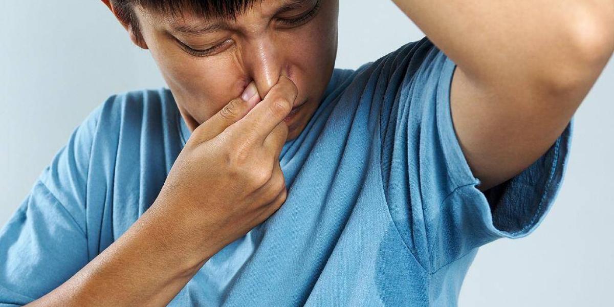 ¿Qué alimentos puede comer para tener un mejor olor corporal?