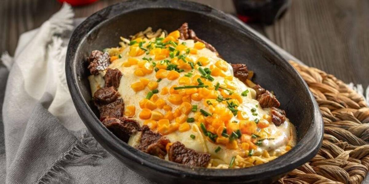 Receta para preparar una deliciosa mazorcada con tocineta