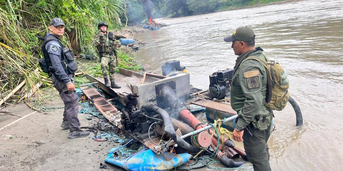 Caldas: incautan tres dragas y material para la extracción ilegal de oro