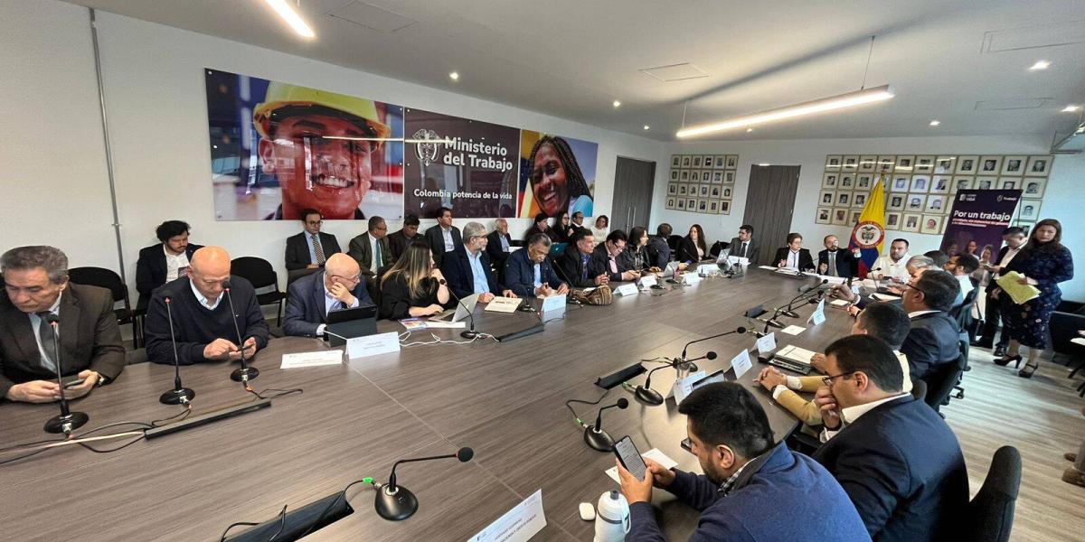 Salario mínimo 2024: centrales obreras tiene una propuesta para el aumento del sueldo