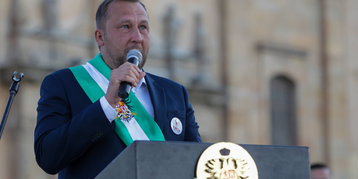 Mikhail Krasnov, alcalde ruso de Tunja, llegó a su primer día de ...