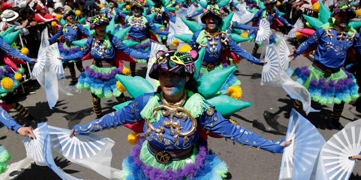 Así comenzó el primer desfile del Carnaval de Negros y Blancos 2024