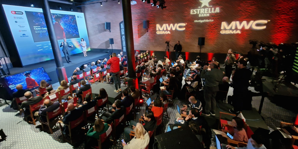 Accenture afirma que los temas clave del MWC son la experiencia del cliente y la IA