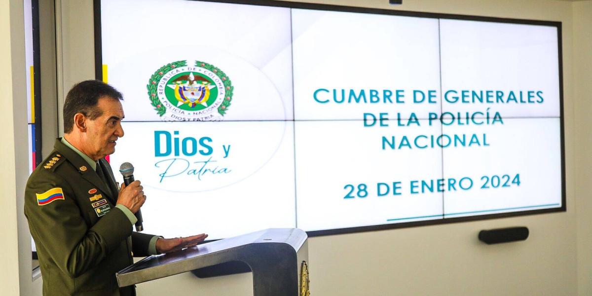 Policía de Colombia: citan a cumbre de comandantes de todo el país
