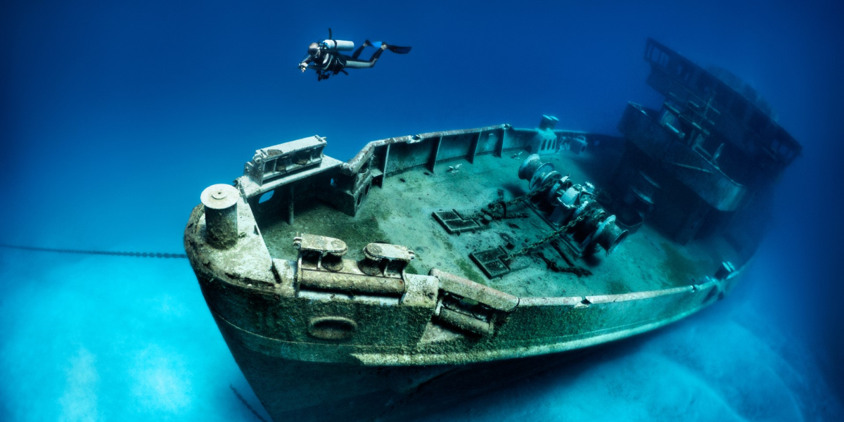 El Titanic de los Alpes emerge después de 90 años en el lago Constanza