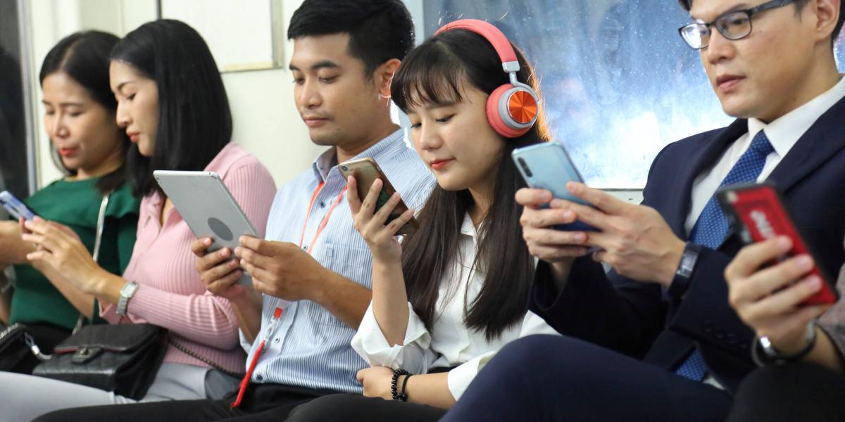 Nomofobia: ¿qué es, cuáles son sus causas y consecuencias en la salud?