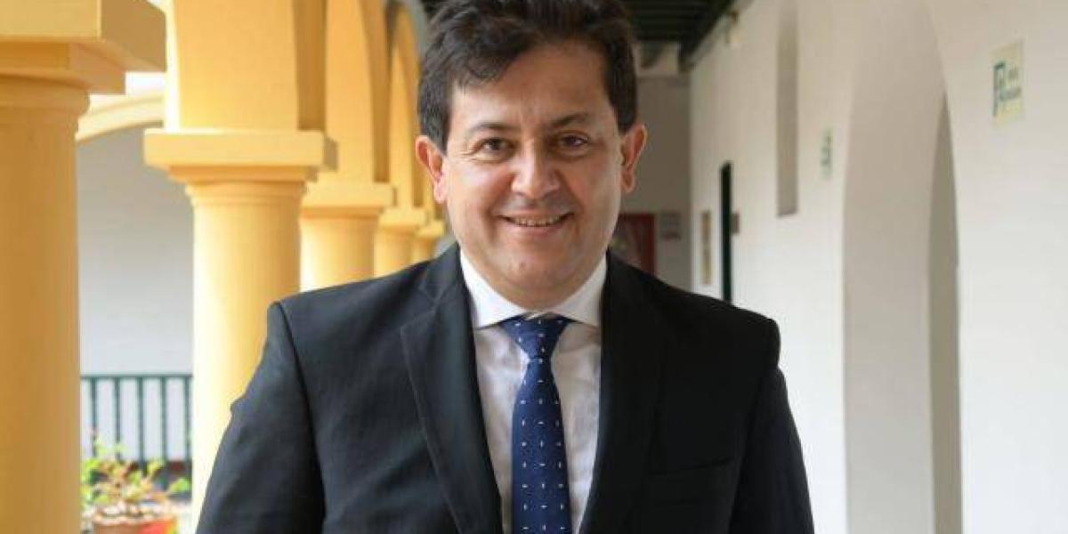 El Concejo de Bogotá posesionó a Andrés Castro como nuevo personero