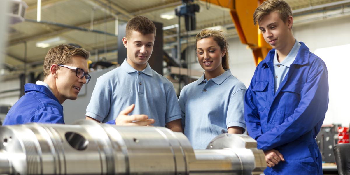 Así funciona el modelo de educación dual en Colombia