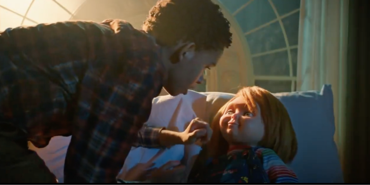 La serie de 'Chucky' es criticada en redes sociales por polémico beso ...