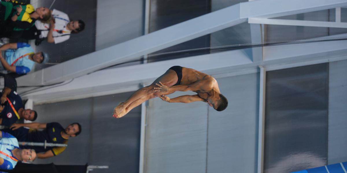 Luis Uribe, a la final del trampolín de 3 metros en los Juegos ...