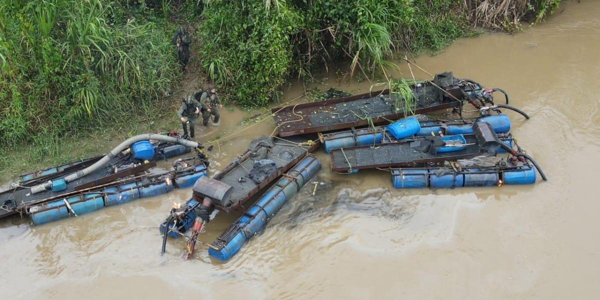 En Cauca, Policía destruyó 11 dragas y 6 unidades de producción usados ...