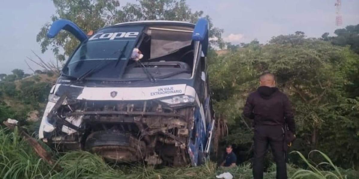Accidentó en la vía (Aguchica) y dejó como saldo 8 personas heridas