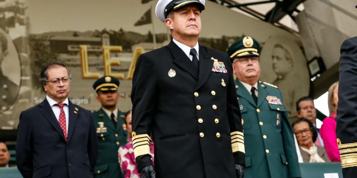 El almirante Francisco Cubides asumió el mando de las Fuerzas Militares ...