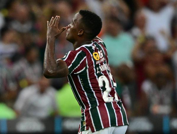 Jhon Arias, tras golazo y penalti fallado con Fluminense, denuncia ... Jhon Arias, tras golazo y penalti fallado con Fluminense, denuncia ...